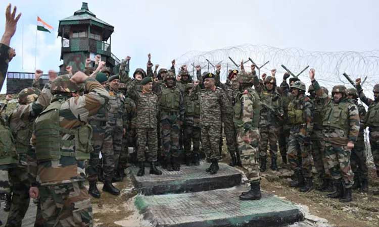 Army Chief Visits Areas Along The Border In Jammu And Kashmir | ஜம்மு ...