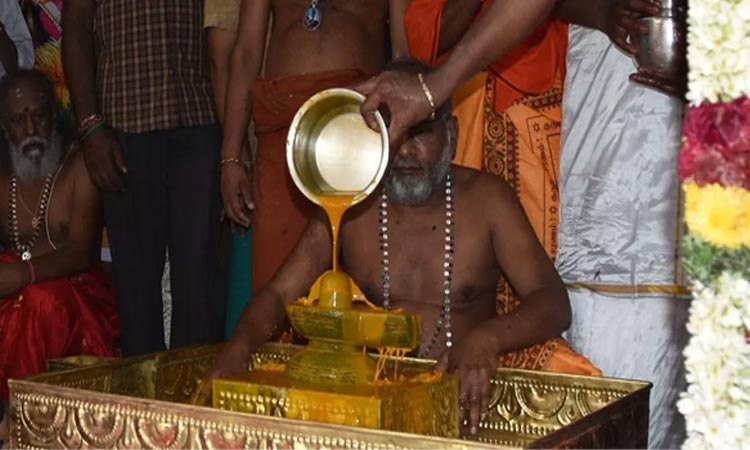 Special pooja for emerald lingam at Palani Murugan Temple | பழனி ...
