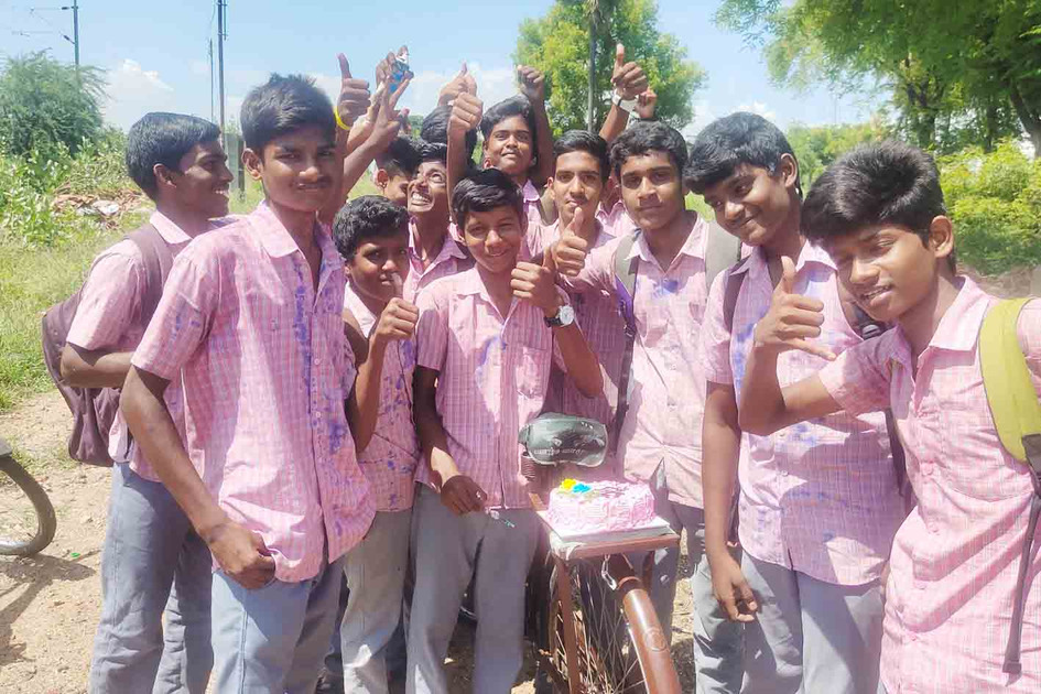 SSLC Exams completed: Students cut the cake and celebrate | எஸ்.எஸ்.எல் ...