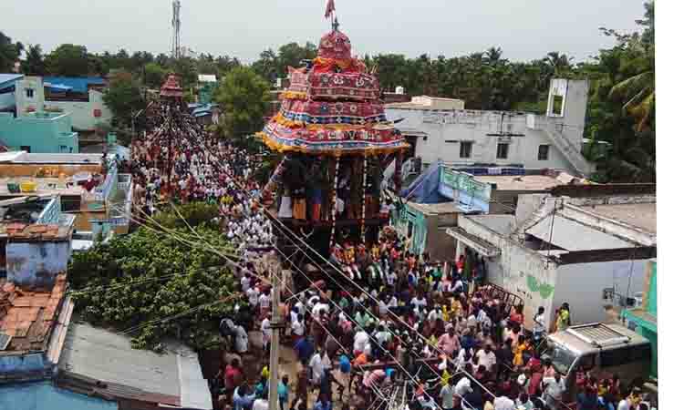 Devotees flock to Devadanam temple in flood | பக்தர்கள் வெள்ளத்தில் ...