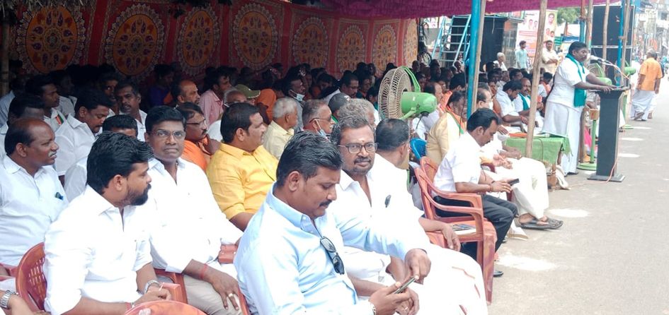 fasting protest | பா.ஜனதா கட்சியினர் உண்ணாவிரதம்