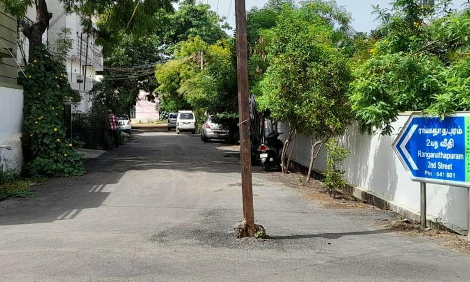 min kambam | நடுரோட்டில் மின்கம்பம்