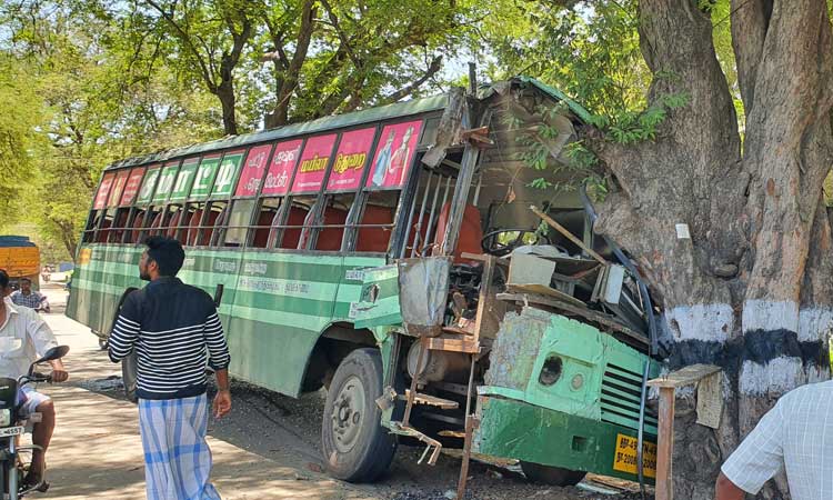 14 people, including the driver, were injured when a government bus hit ...
