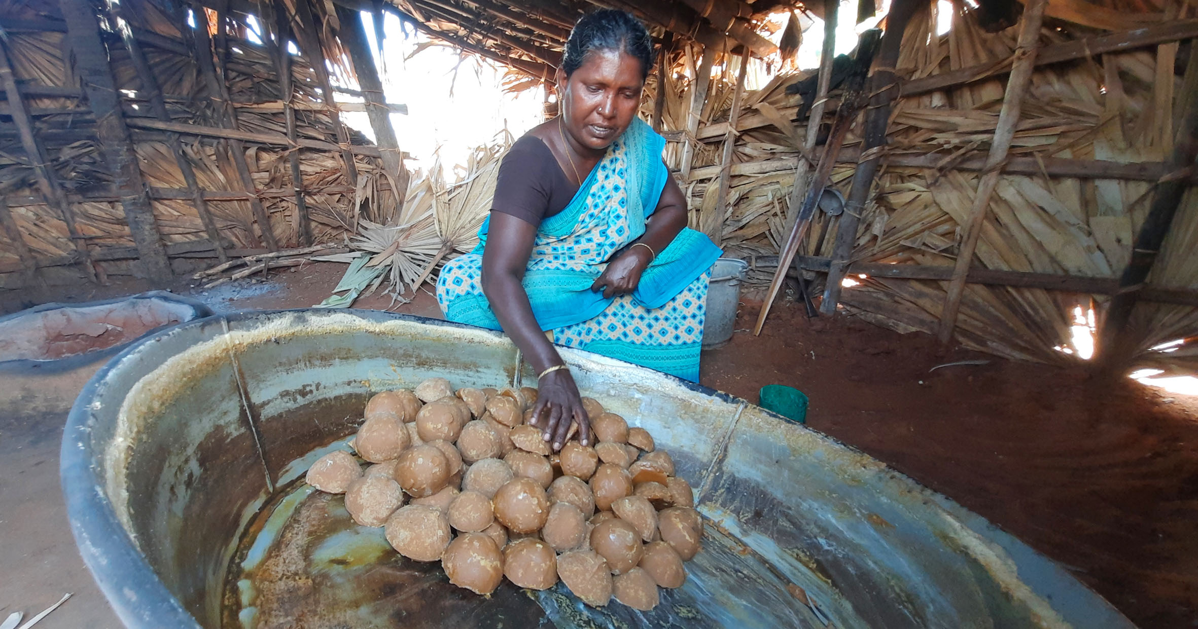 karuppatti | கருப்பட்டி விலை குறைந்ததால் தொழிலாளர்கள் ஏமாற்றம்