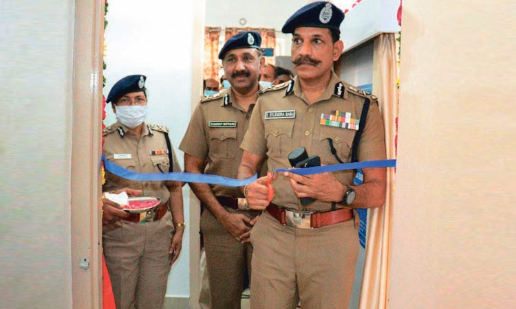 Integrated Police Control Room at Avadi Commissioner's Office - D.G.P ...