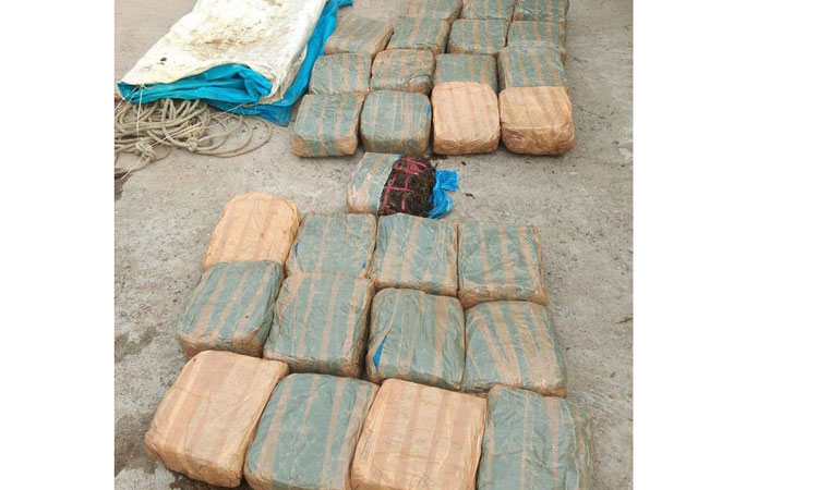 6 lakh ganja packets lying on the beach | கடலூர் துறைமுகம் அருகே ...