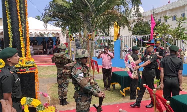 Kulachal Battle Victory Day: Soldiers salute at the memorial pillar ...