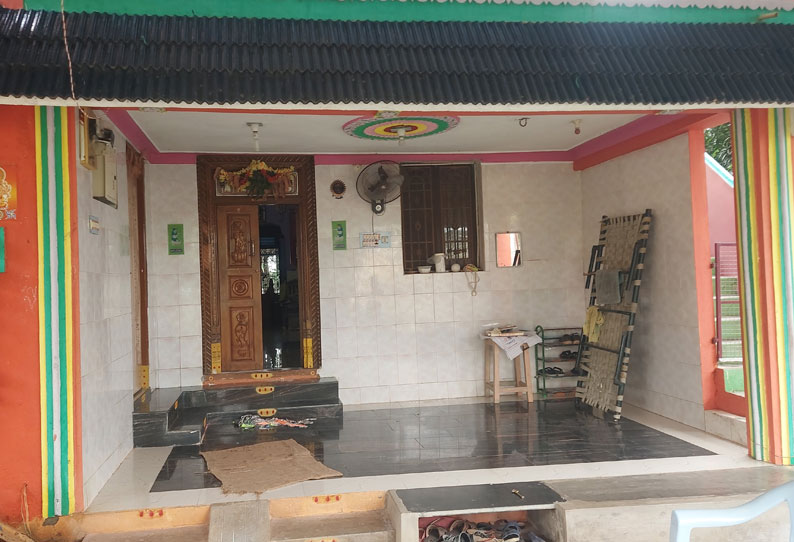 A 10-pound chain was stolen after attacking a sleeping woman ...