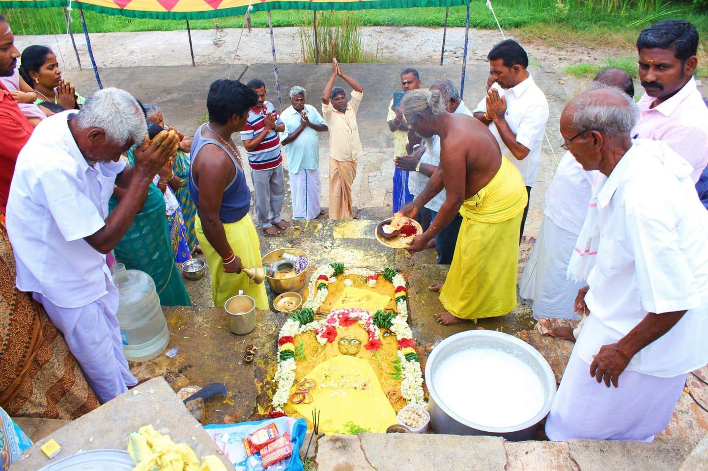 Special worship by the villagers to Bhangari and Singari sisters ...