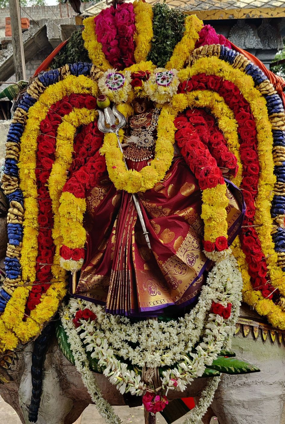 temple fest | மகா மாரியம்மன் கோவிலில் 108 பொங்கல் வைத்து பெண்கள் வழிபாடு