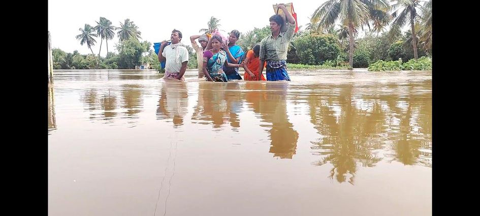 kollidam river | கொள்ளிடம் ஆற்றில் 3-வது நாளாக தொடரும் வெள்ளப்பெருக்கு
