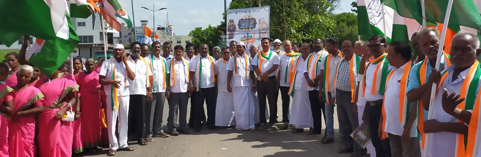 Congress party members walk in Arani, Kilpennathur area | ஆரணி ...