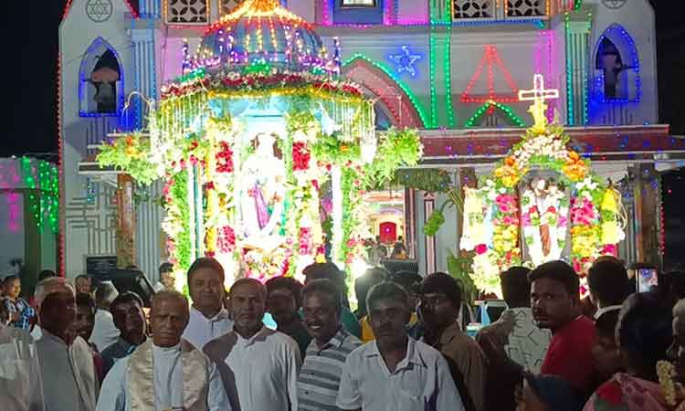 Thaniyam Thuya Jayarakini Annai Temple Ther Bhavani | தொட்டியம் தூய ...