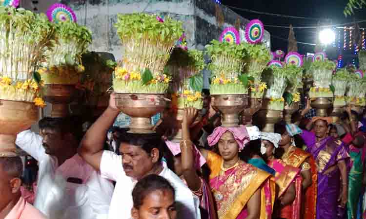 Mulaipari festival for rain | மழை வேண்டி முளைப்பாரி திருவிழா