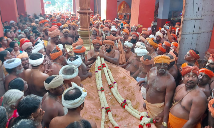 Avani month festival started with flag hoisting led by Samitoppu Ayya ...