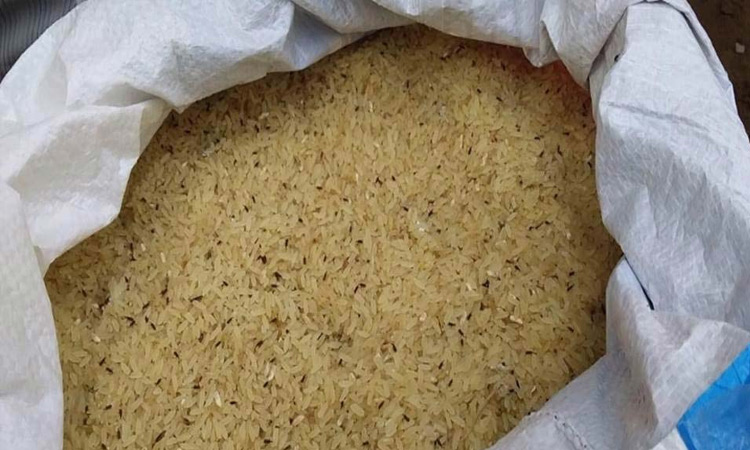 Smuggling of ration rice | படப்பை அருகே 3½ டன் ரேஷன் அரிசி கடத்தல்; 2 ...