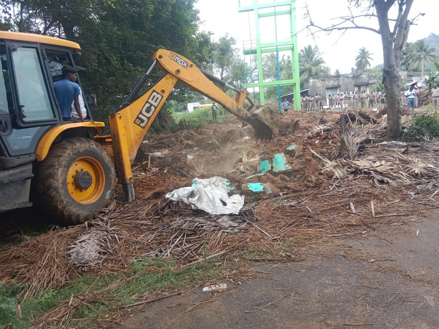 Demolition of 65 occupied houses in catchment areas | நீர்ப்பிடிப்பு ...