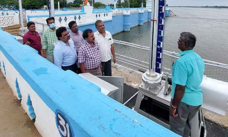 Observation Engineer Survey at Kallanai | கல்லணையில் கண்காணிப்பு ...