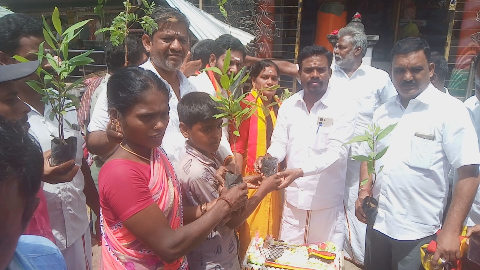 Vijayakanth birthday party | விஜயகாந்த் பிறந்தநாள் விழா