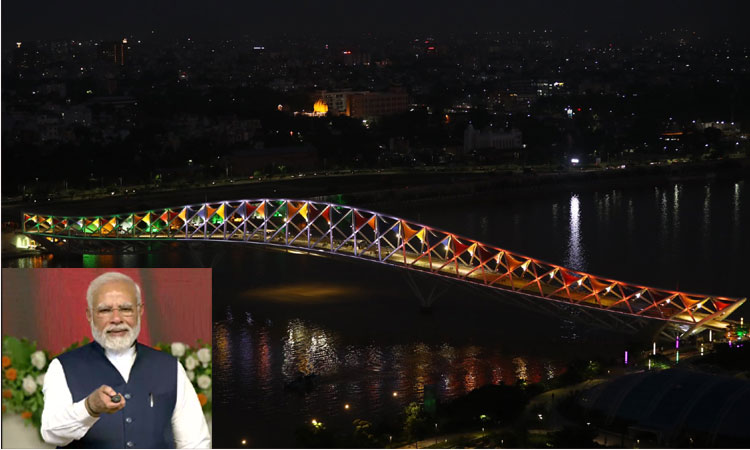 PM Narendra Modi inaugurates Atal Bridge in Ahmedabad | குஜராத்: அடல் ...