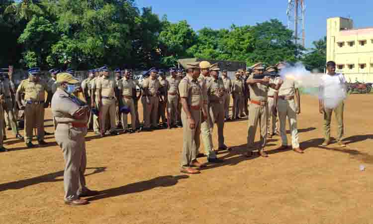 Mapa training for police on riot control | கலவரத்தை கட்டுப்படுத்துவது ...