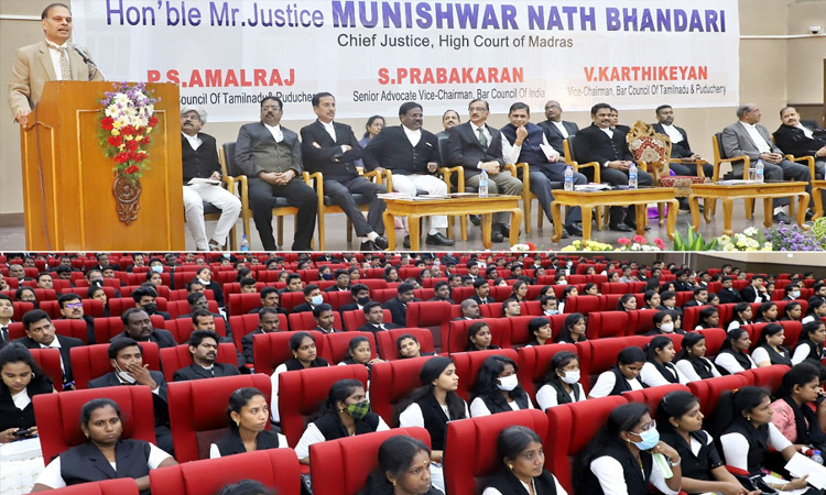 Oath-taking program for law graduates | நேர்மையாகவும், கடினமாகவும் ...