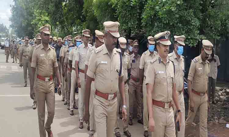 Police Flag Parade | போலீசாரின் கொடி அணிவகுப்பு