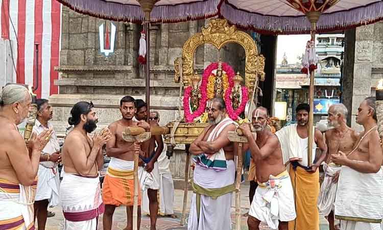 Sami Vethi Ula in Golden Shield at Lakshmi Narasimha Temple | லட்சுமி ...