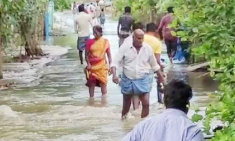 Kollidam river floods again | கொள்ளிடம் ஆற்றில் மீண்டும் வெள்ளப்பெருக்கு