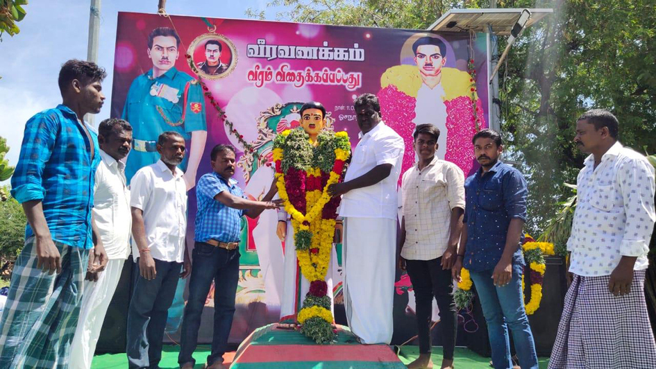 Respect to Emanuel Sekaran statue | இமானுவேல் சேகரன் சிலைக்கு மரியாதை