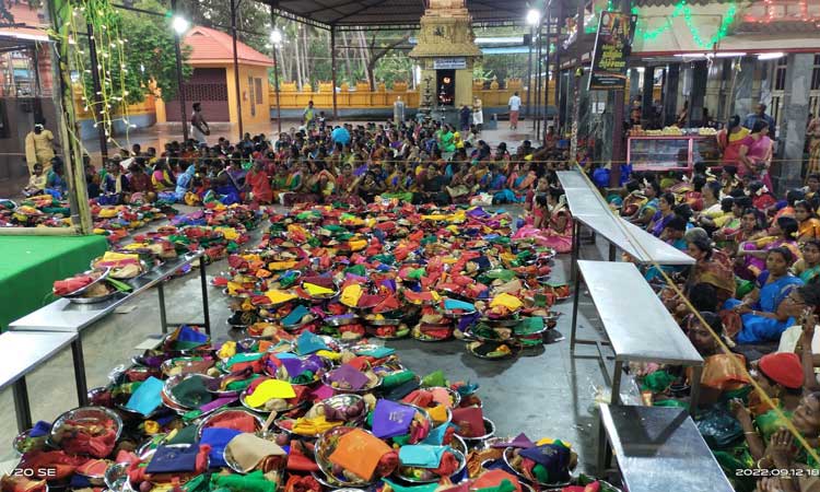 Sumangali Pooja at Bhagwati Amman Temple | மண்டைக்காடு பகவதி அம்மன் ...