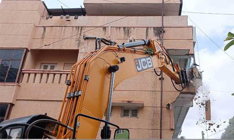 Demolition of encroachment buildings in Bengaluru | பெங்களூருவில் ...