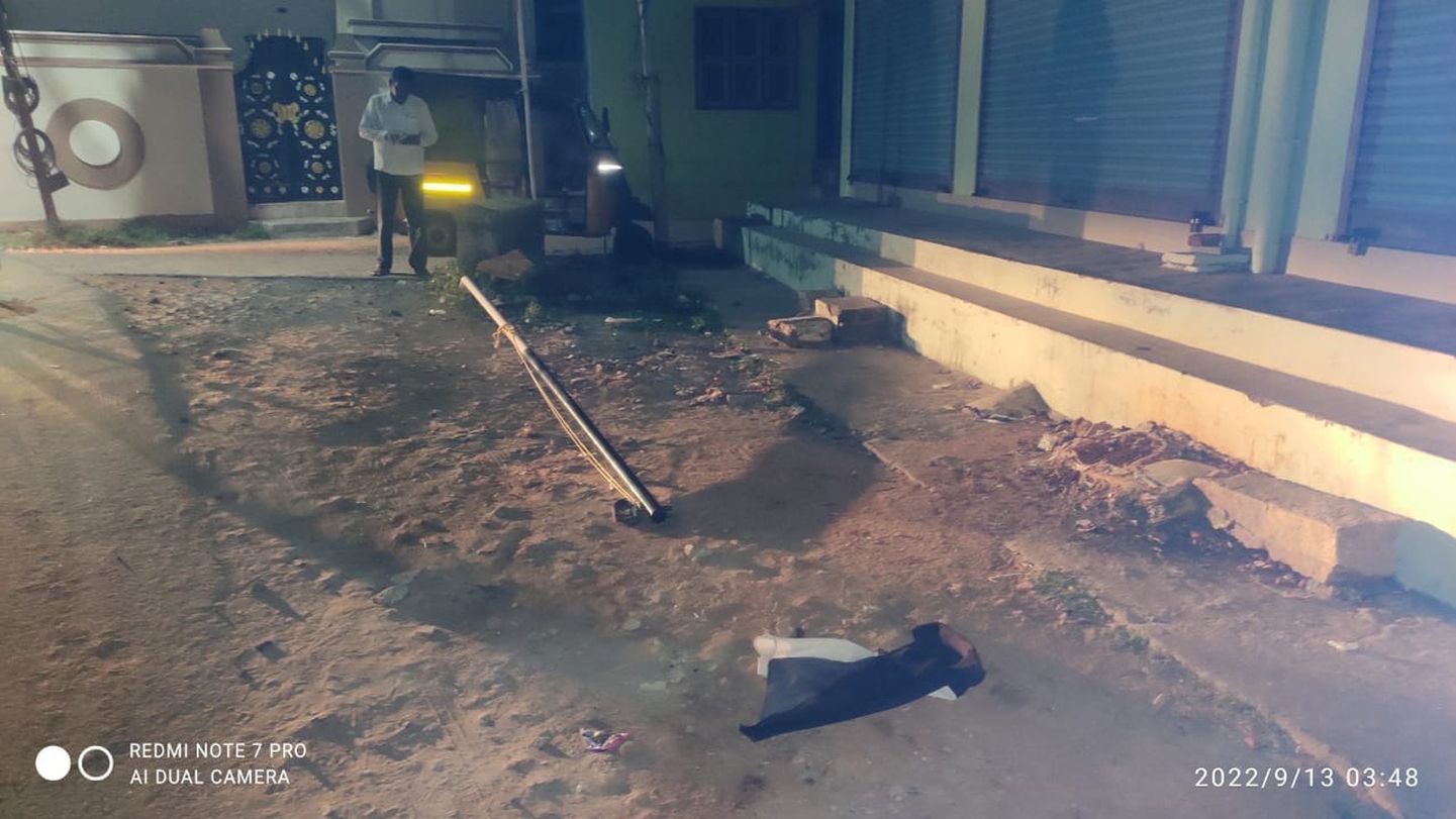 flag- banner damage | விளம்பர போர்டு- கொடிக்கம்பங்கள் சேதம்