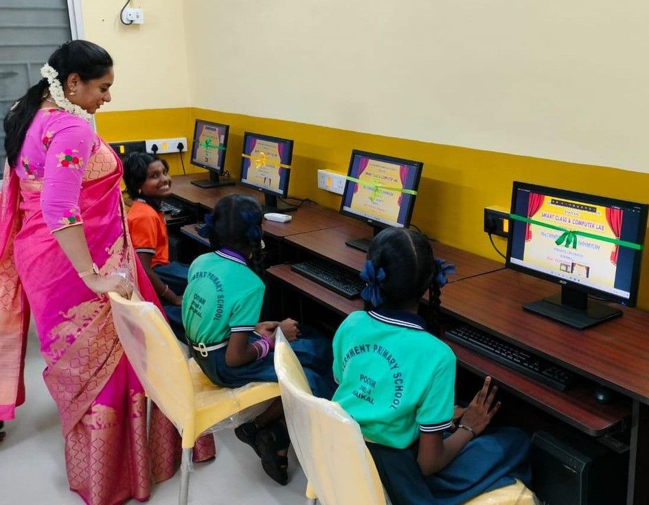 Smart classroom facility | ஸ்மார்ட் வகுப்பறை வசதி