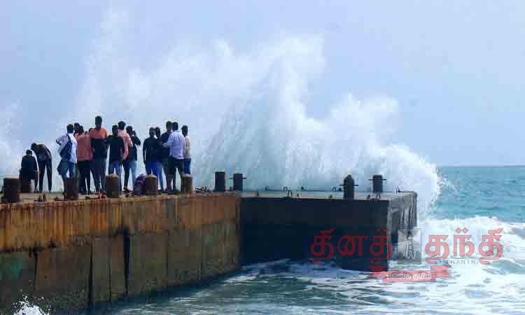 Furious Sea | தனுஷ்கோடியில் கடல் சீற்றம்