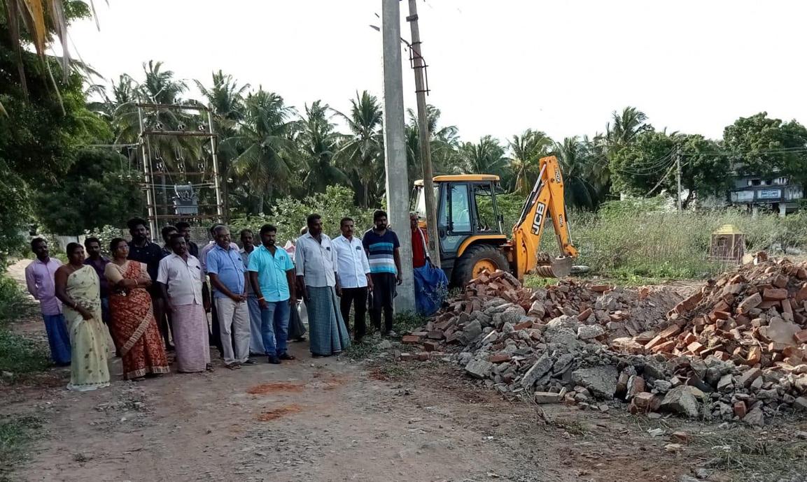 mayanam | மயானத்தை குப்பை கிடங்காக மாற்ற சமாதிகள் இடிப்பு