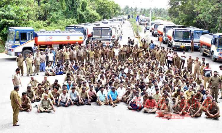 Tanker lorry drivers go on sudden strike | சங்ககிரி இந்தியன் ஆயில் ...