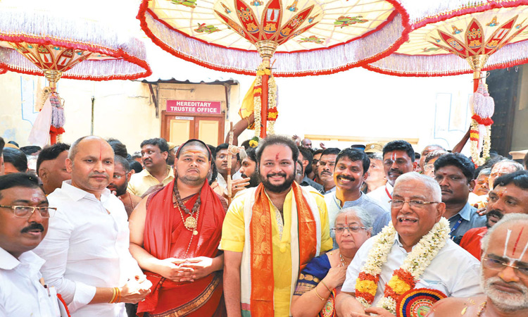 Tirupati Thirukudai Padayatra in Chennai; A large number of devotees ...