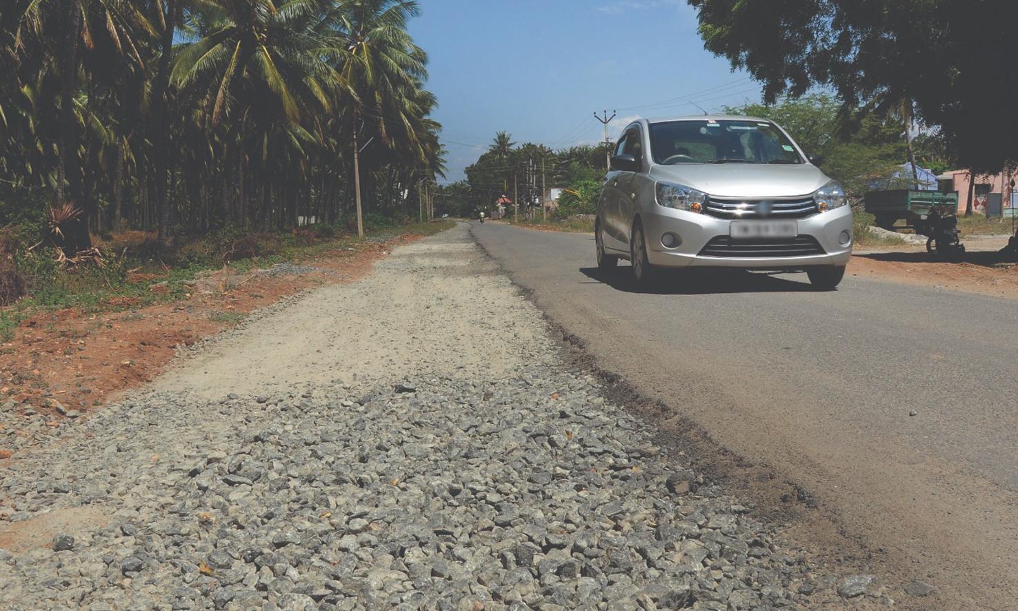 road | சாலை விரிவாக்கப் பணிகளை விரைந்து முடிக்க வேண்டும்