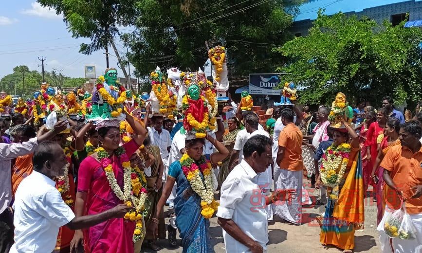 Puravi Take Festival is a riot | புரவி எடுப்பு விழா கோலாகலம்