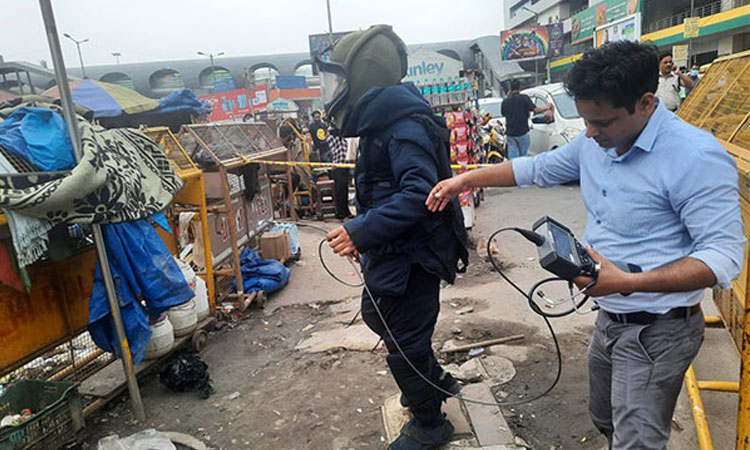 Festive Season Precautions; Fake bomb raid in Delhi: Special force ...