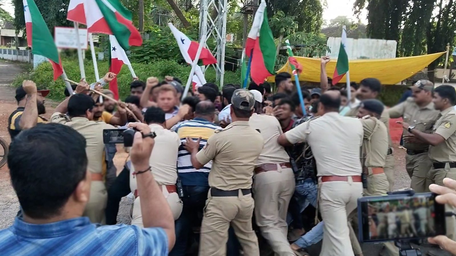 Welcome and opposition to the ban on the PFI organization..!! | பி.எப் ...