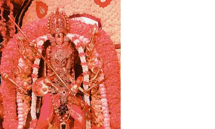 Meenakshi Amman as Mahishasuramartin | மகிஷாசூரமர்த்தினியாக மீனாட்சி அம்மன்