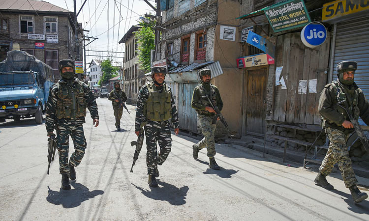 Four militants killed in separate encounters in J-K's Shopian | காஷ்மீர் என்கவுண்டர்: 4 ...
