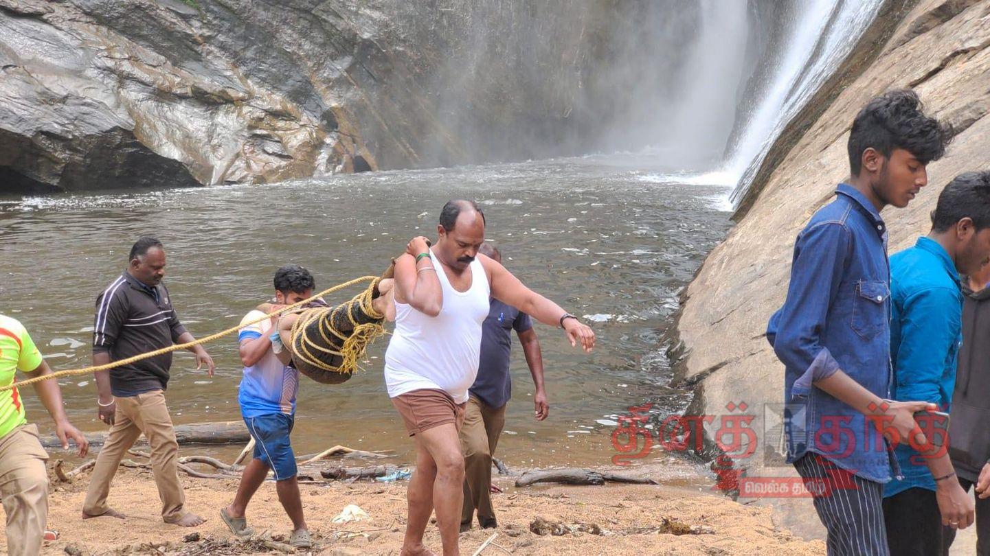 A student who bathed in the waterfall fell into the lake and died ...