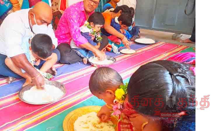 Children who started their education by writing 'A' in rice | அரிசியில் ...