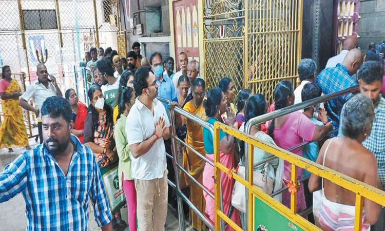 Devotees throng Perumal temples on the Saturday of Puratasi month ...