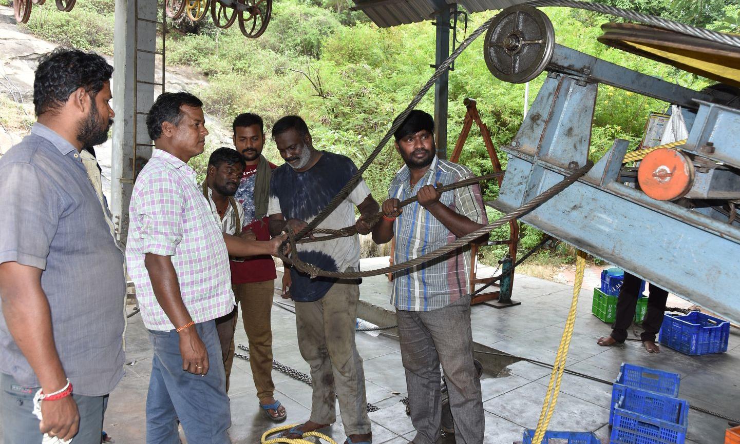 New rope fitting work on cargo rope car | சரக்கு ரோப்காரில் புதிய ரோப் ...