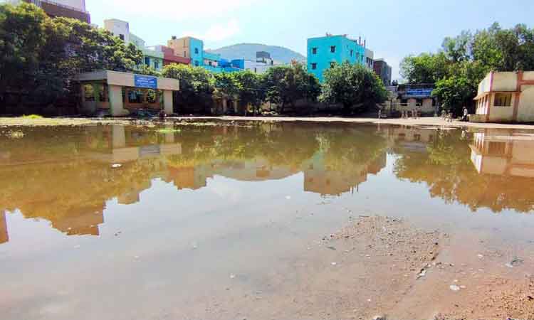Heavy rain with thunder and lightning in Vellore | வேலூரில் இடி ...