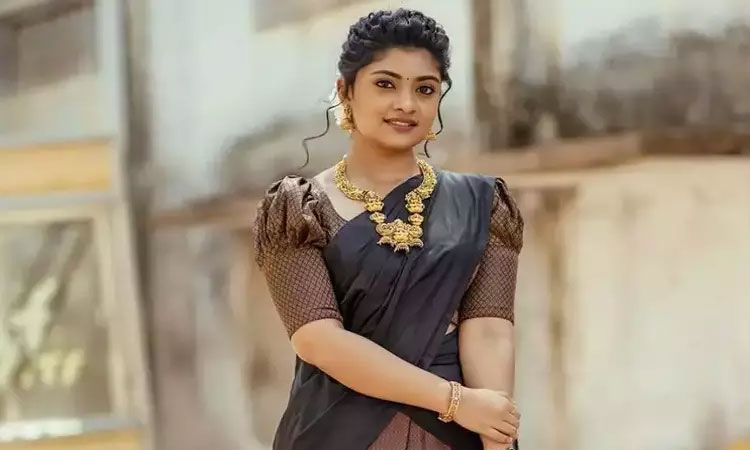 First look of Ammu Abhirami's Pendulum | அம்மு அபிராமி நடிக்கும் ...